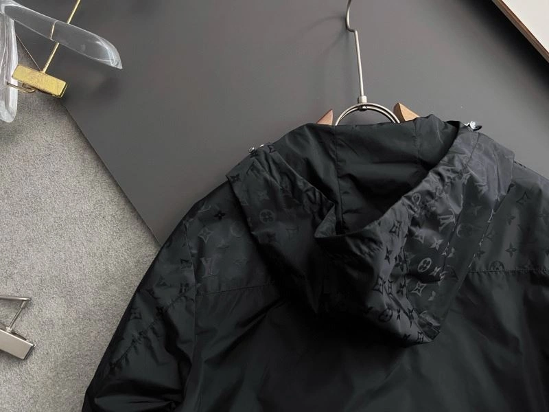 Top match Louis Vuitton Outwear