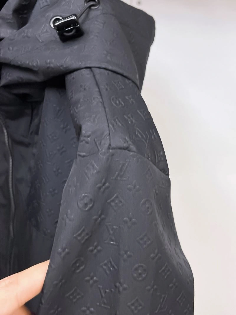 Low-cost Louis Vuitton Outwear