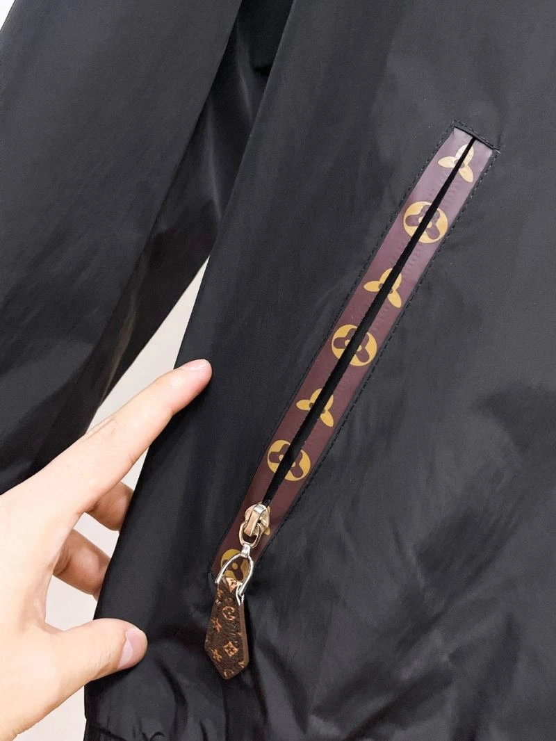 Accurate model Louis Vuitton Outwear