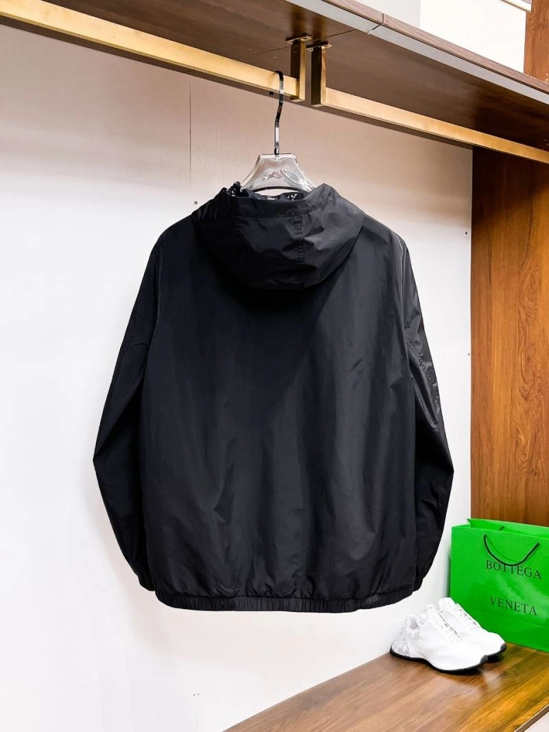 Accurate model Louis Vuitton Outwear