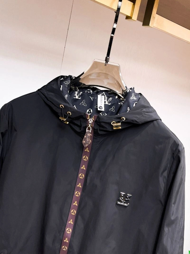 Accurate model Louis Vuitton Outwear