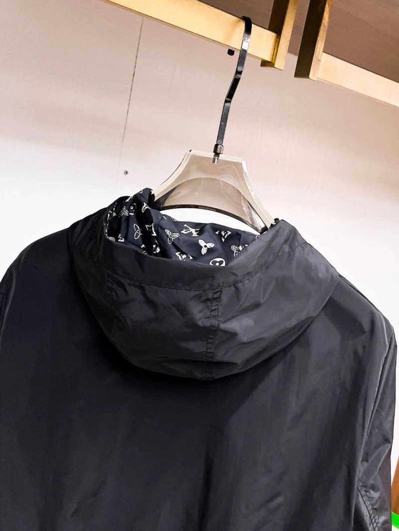 Accurate model Louis Vuitton Outwear