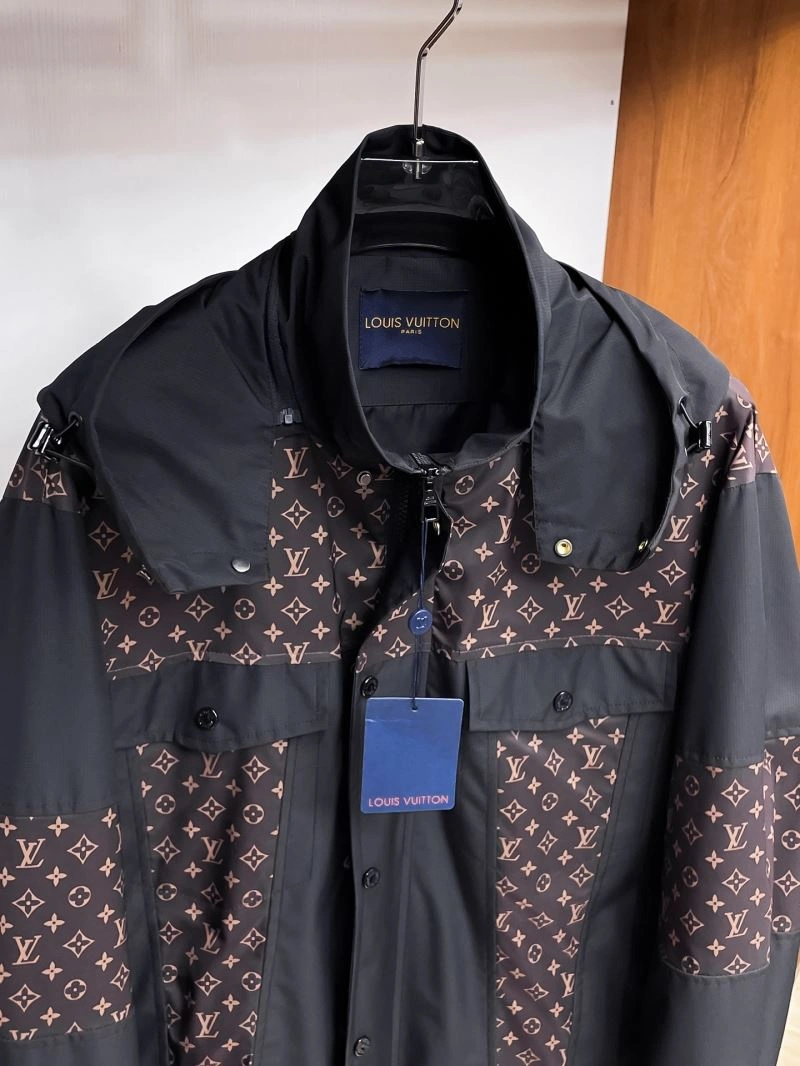 Accurate model Louis Vuitton Outwear
