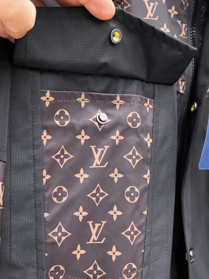 Accurate model Louis Vuitton Outwear