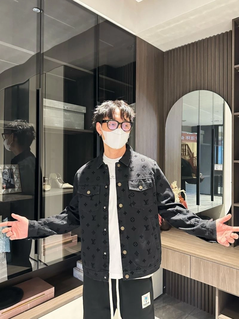 Real Louis Vuitton Outwear