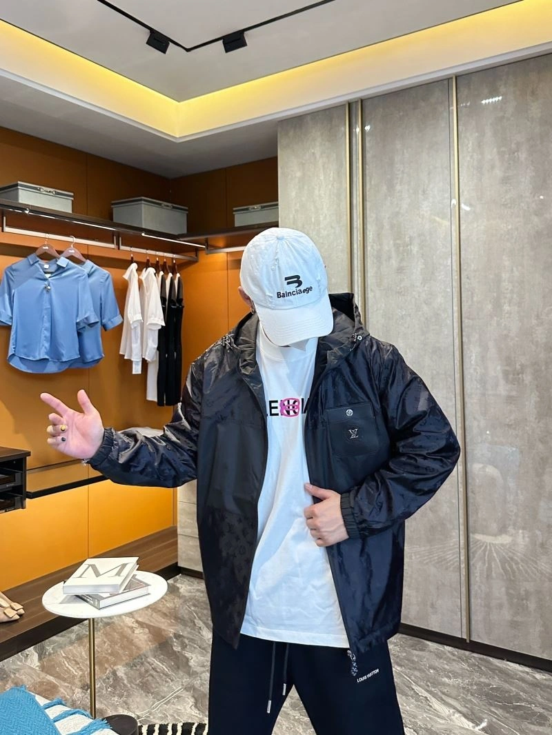 Official Louis Vuitton Outwear