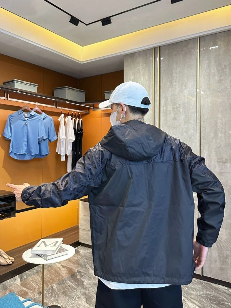 Official Louis Vuitton Outwear