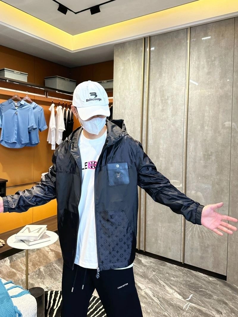 Official Louis Vuitton Outwear