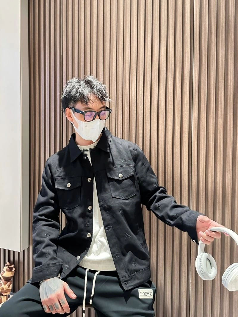 Bargain Louis Vuitton Outwear
