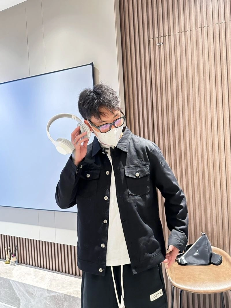 Bargain Louis Vuitton Outwear