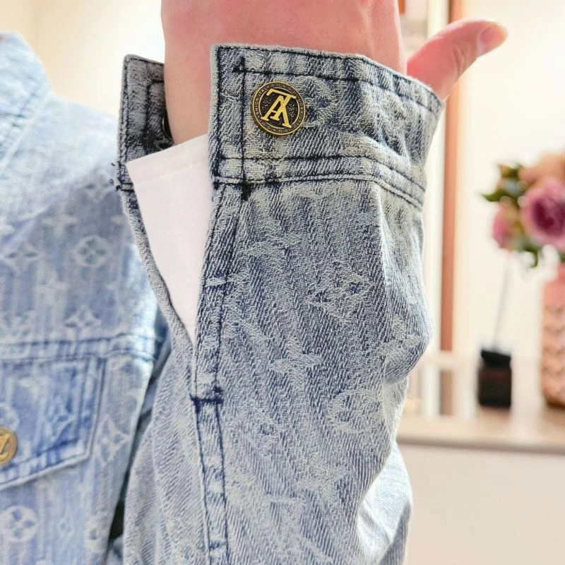 High accuracy Louis Vuitton Outwear