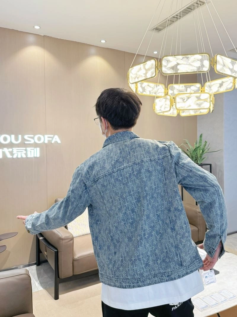 Top mirror Louis Vuitton Outwear