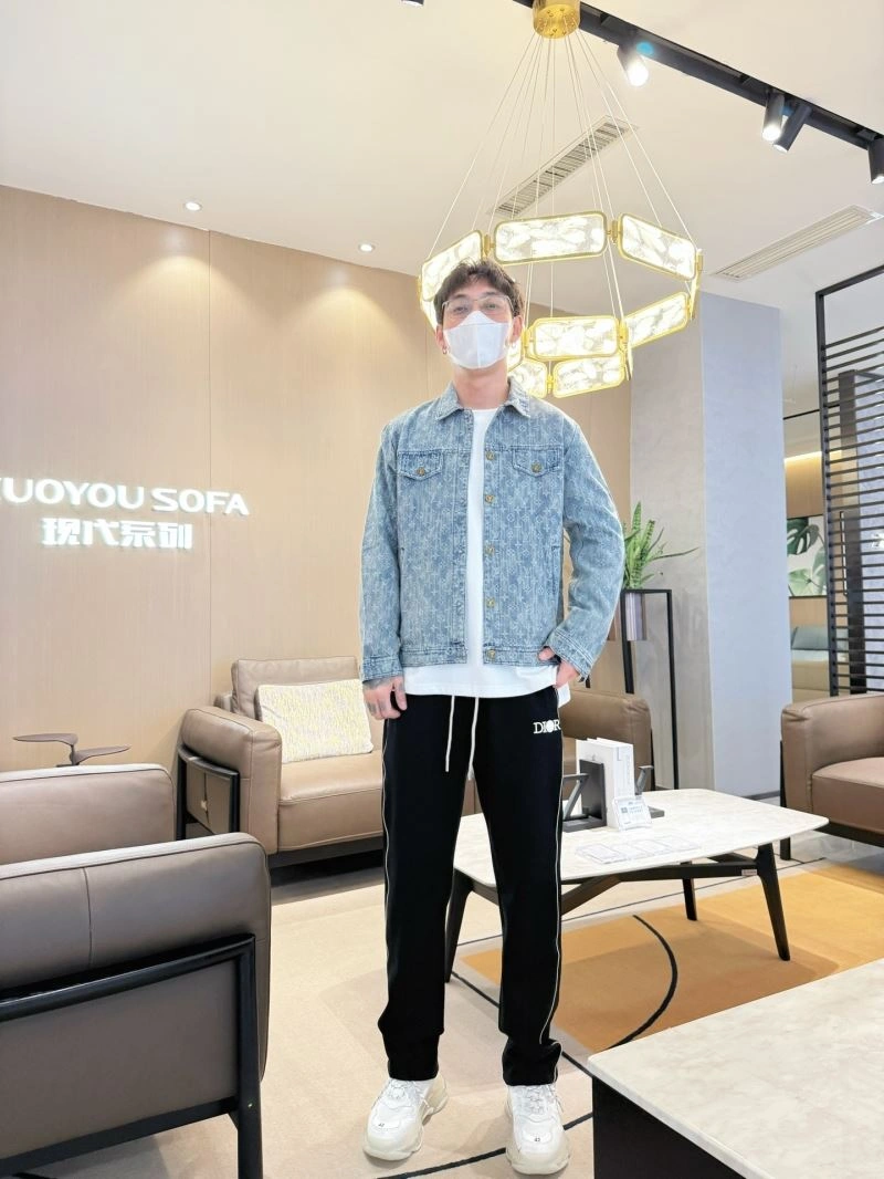 Top mirror Louis Vuitton Outwear