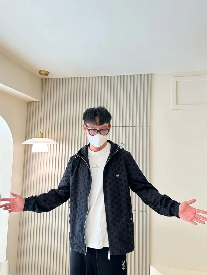 High accuracy Louis Vuitton Outwear