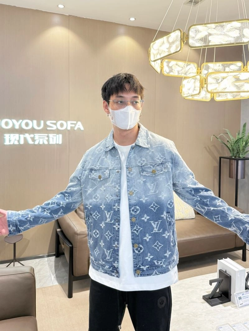 Official Louis Vuitton Outwear