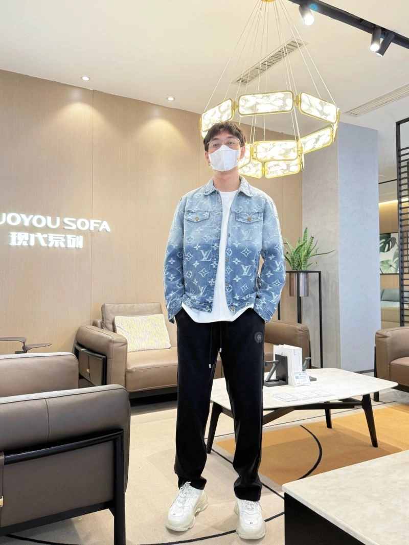 Official Louis Vuitton Outwear