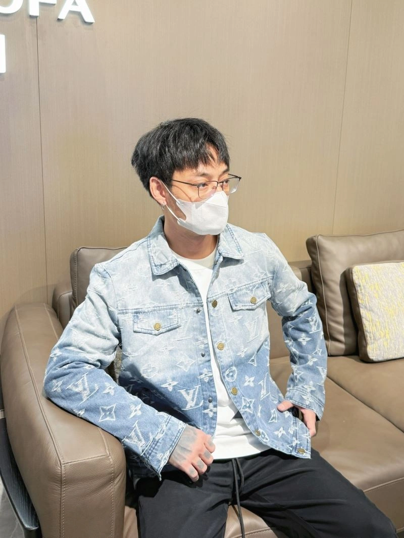 Official Louis Vuitton Outwear