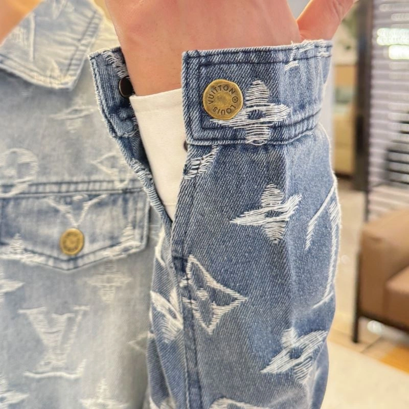 Official Louis Vuitton Outwear
