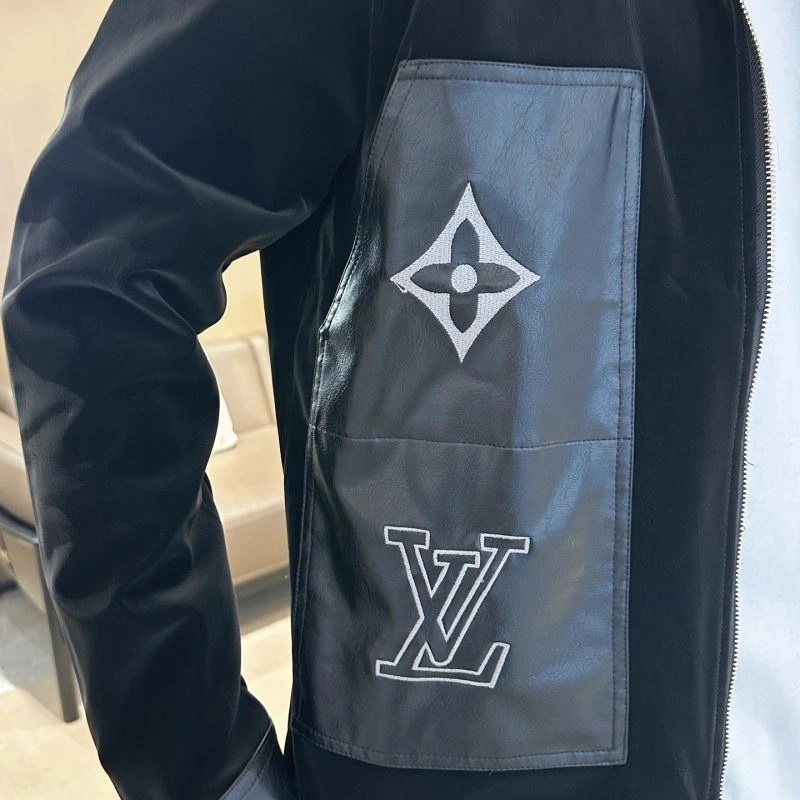 Top mirror Louis Vuitton Outwear