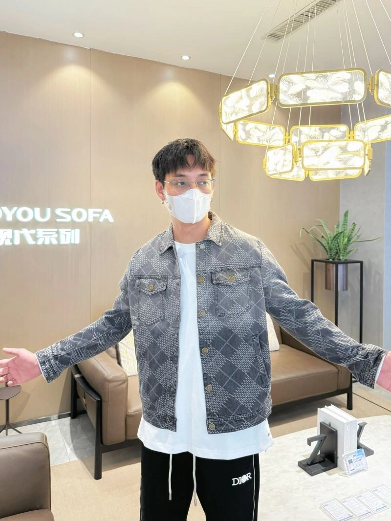 Discounted Louis Vuitton Outwear