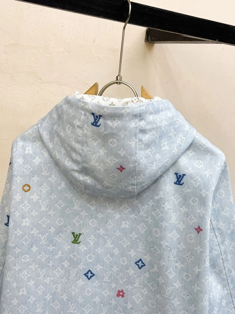 Top mirror Louis Vuitton Outwear
