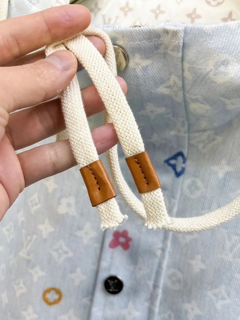 Top mirror Louis Vuitton Outwear