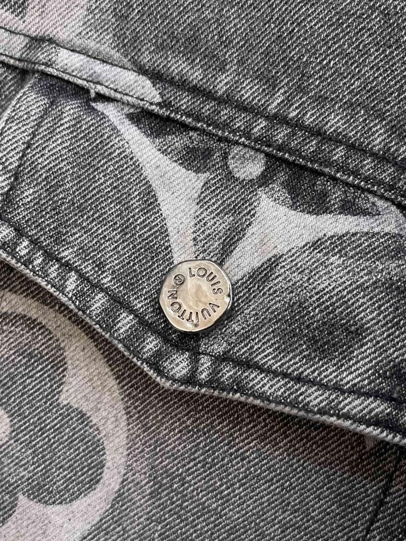 Official Louis Vuitton Outwear