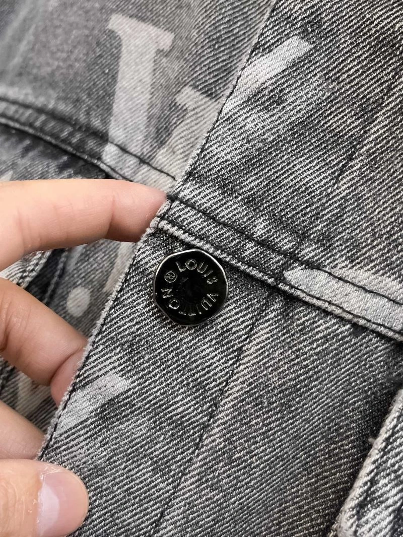 Official Louis Vuitton Outwear
