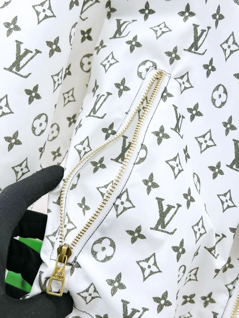 Accurate model Louis Vuitton Outwear