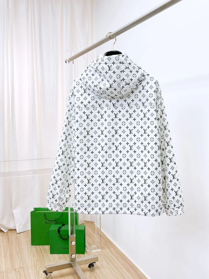 Accurate model Louis Vuitton Outwear