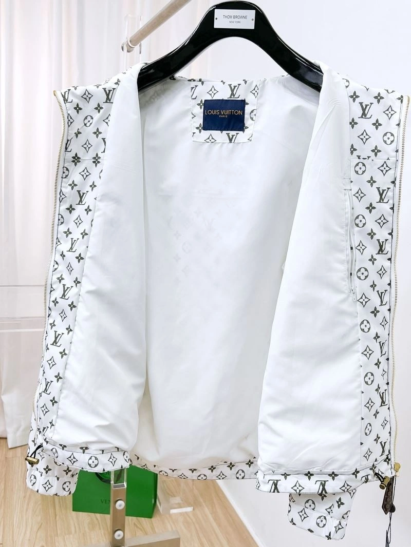Accurate model Louis Vuitton Outwear