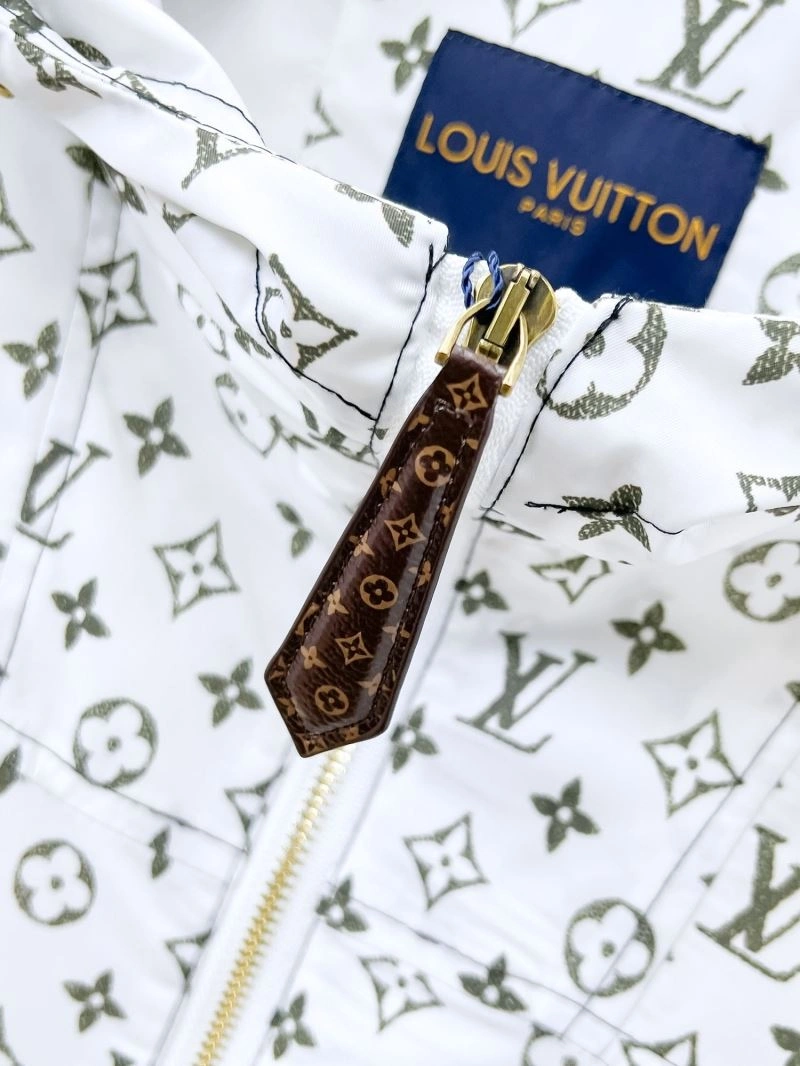 Accurate model Louis Vuitton Outwear