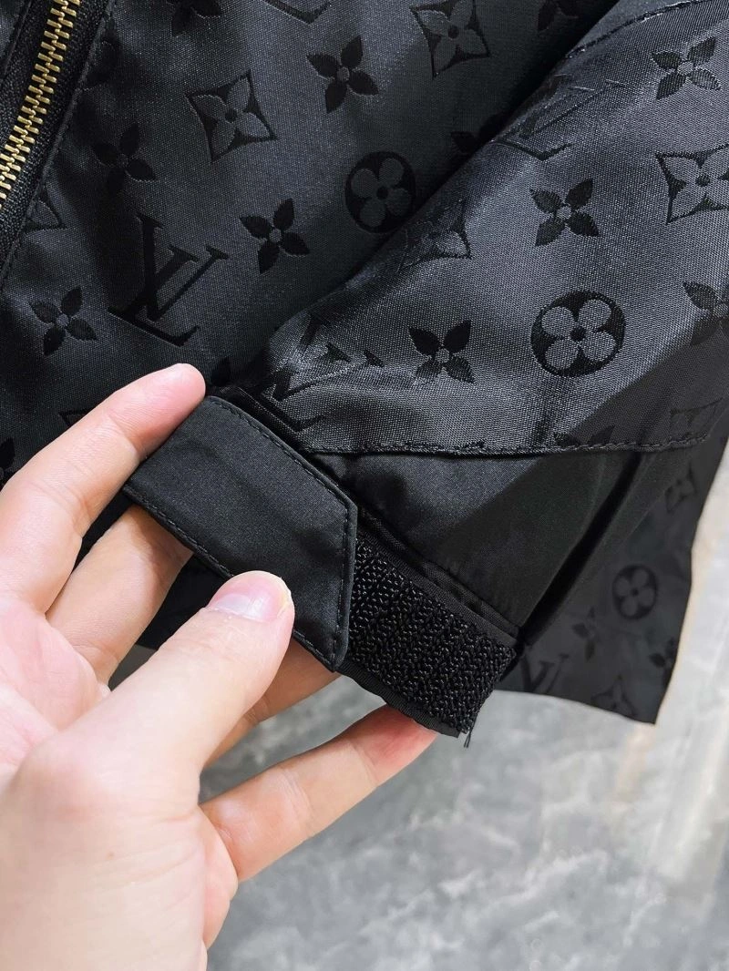 Bargain Louis Vuitton Outwear