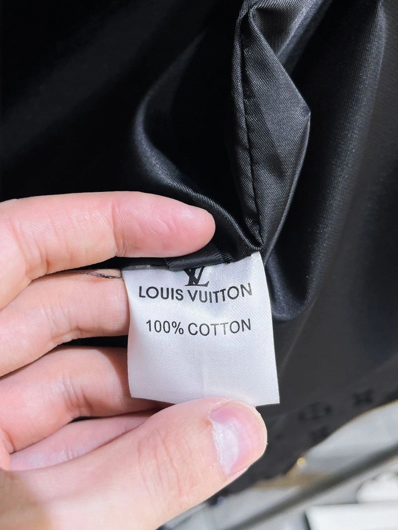 Bargain Louis Vuitton Outwear