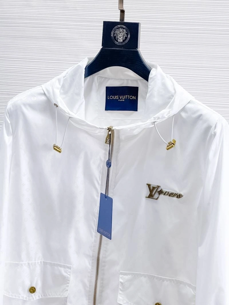 Top mirror Louis Vuitton Outwear