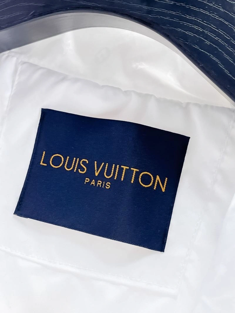 Top mirror Louis Vuitton Outwear