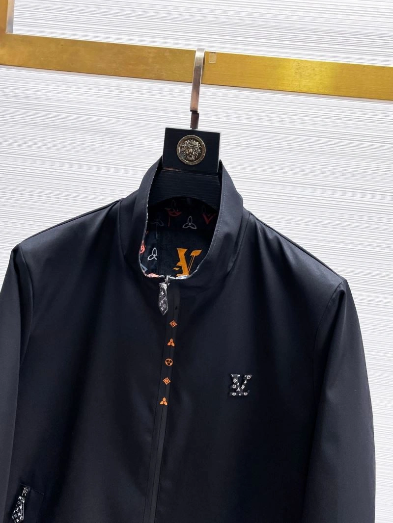 Top mirror Louis Vuitton Outwear