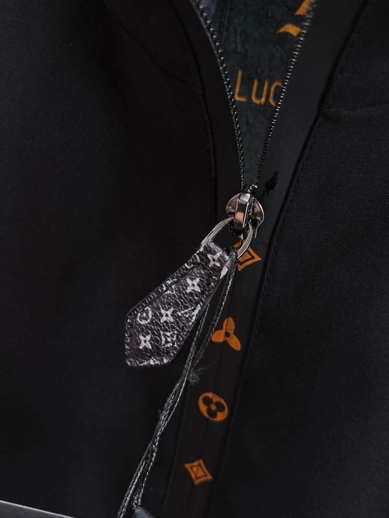 Top mirror Louis Vuitton Outwear