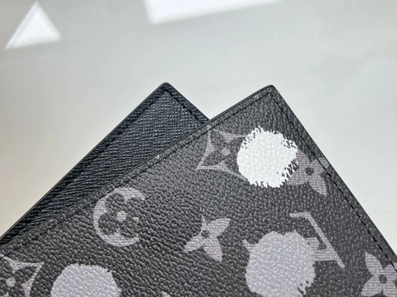 Accurate model Louis Vuitton Passport Holders