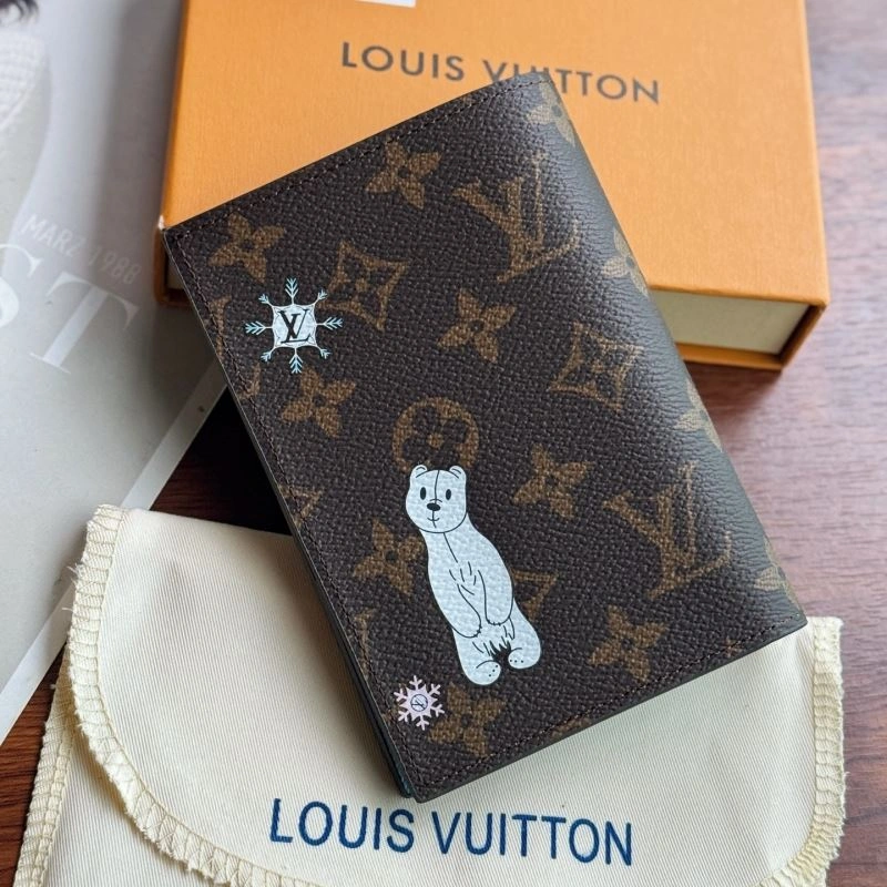 Bargain Louis Vuitton Passport Holders