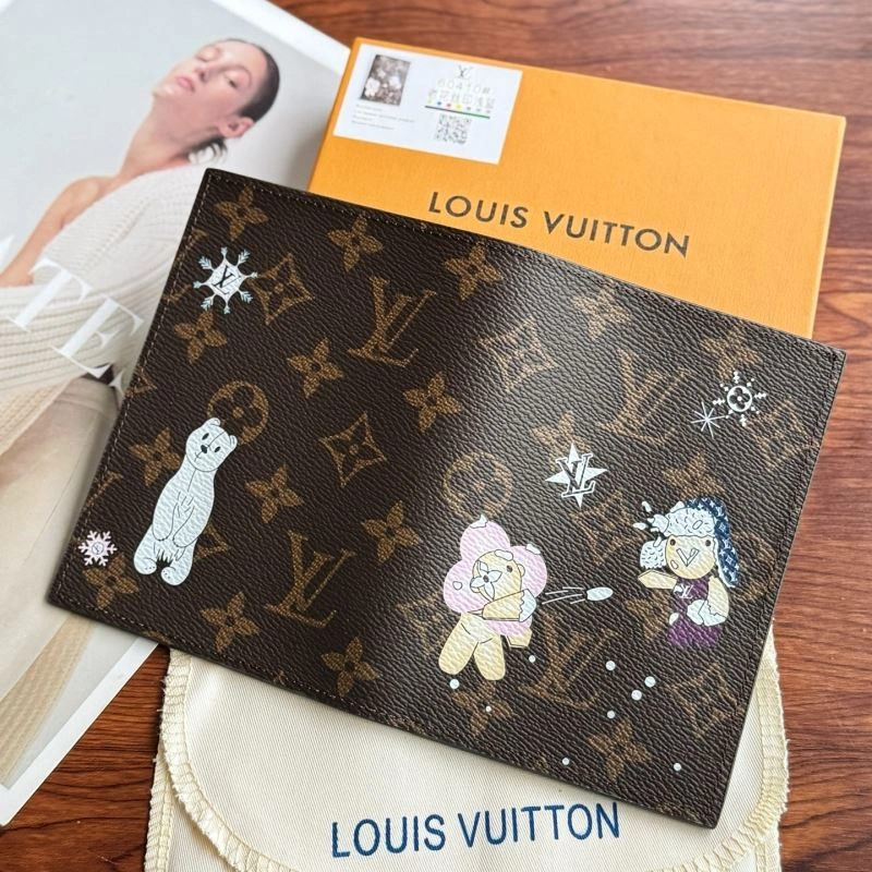 Bargain Louis Vuitton Passport Holders