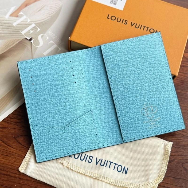 Bargain Louis Vuitton Passport Holders