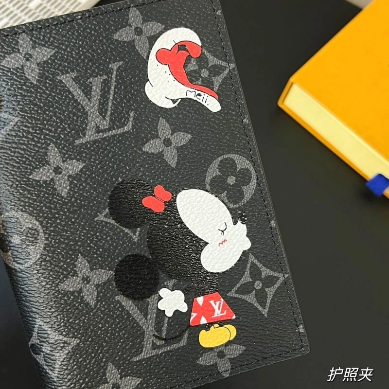 High accuracy Louis Vuitton Passport Holders