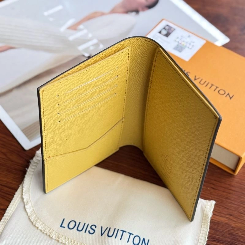 Top mirror Louis Vuitton Passport Holders