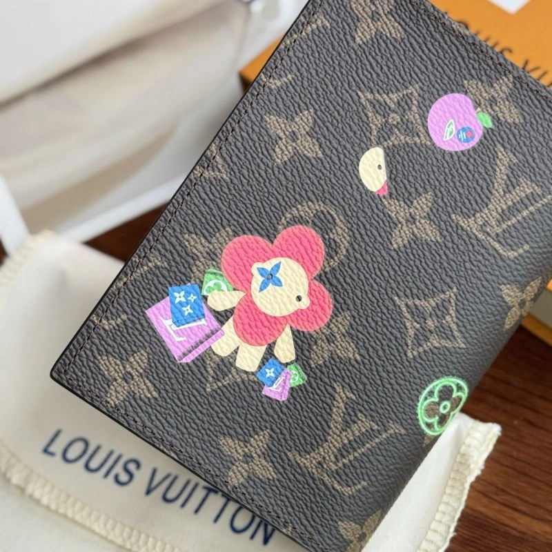 Top mirror Louis Vuitton Passport Holders