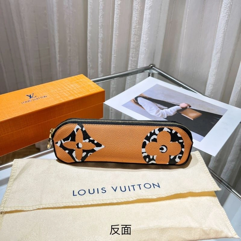 Top mirror Louis Vuitton Pencil Pouches