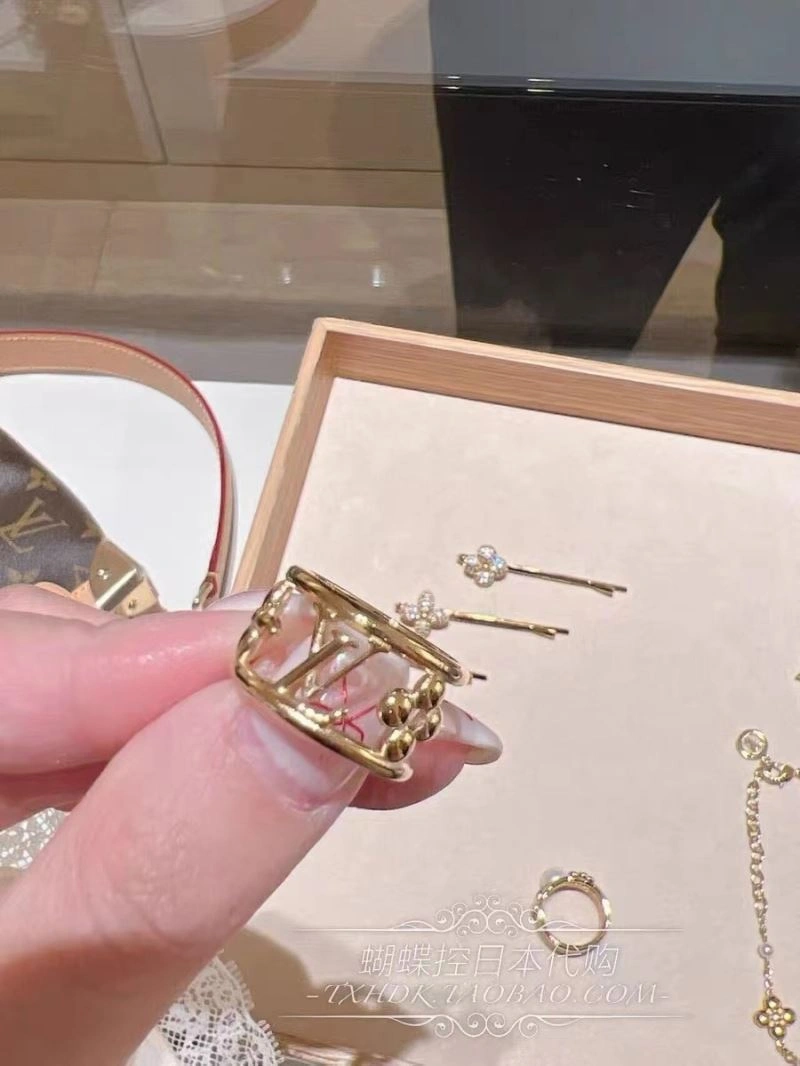 Discounted Louis Vuitton Rings