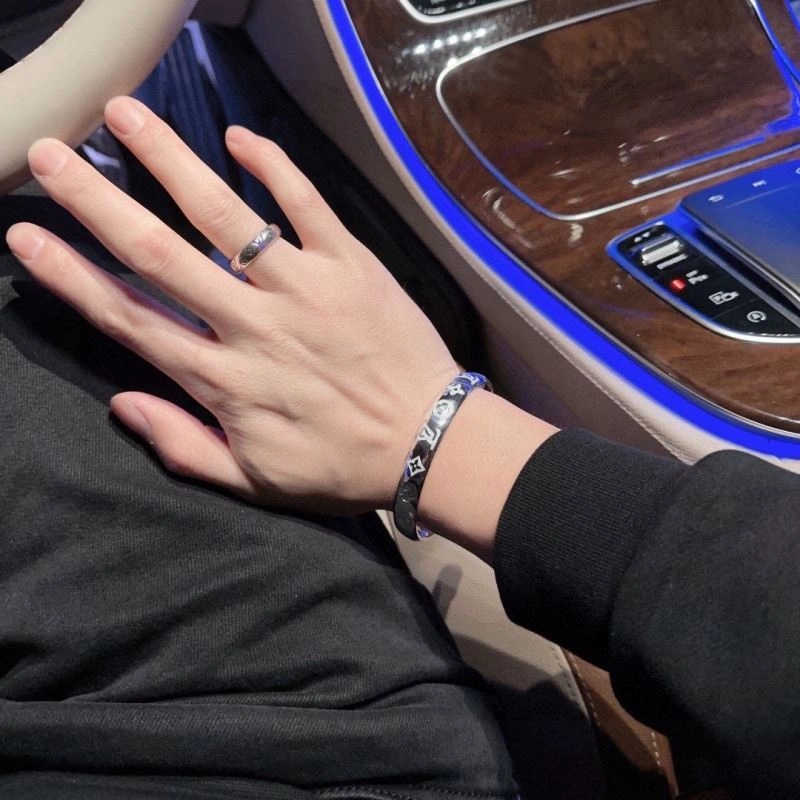 Official Louis Vuitton Rings