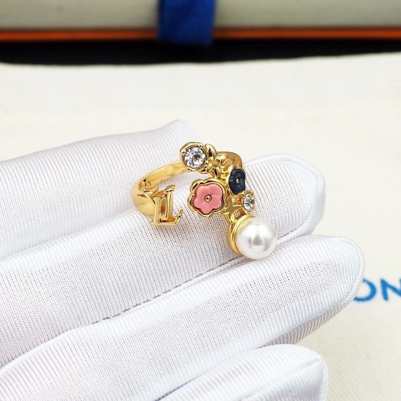 Inexpensive Louis Vuitton Rings