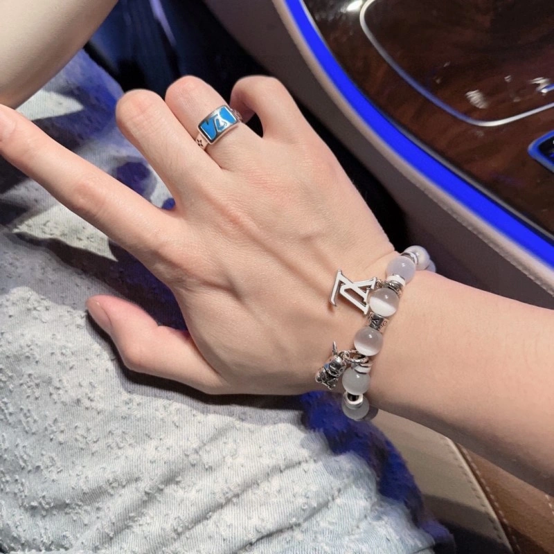 Accurate model Louis Vuitton Rings